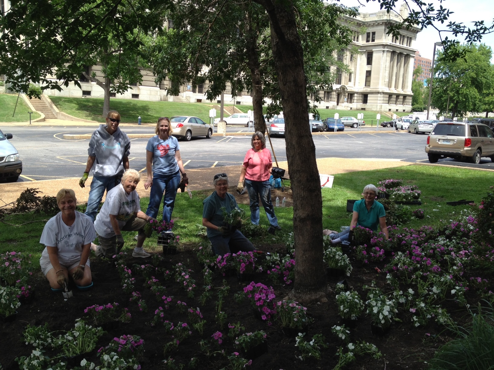 Brightside St. Louis volunteers busy cleaning and greening downtown ...